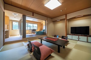 Sansuikan: Japanese-Style Room with Private Open-Air Bath (4F) | Cofres nos quartos, Wi-Fi de cortesia, roupa de cama