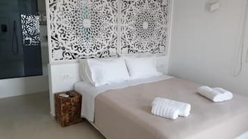 Quarto Duplo Superior, vista para o mar | Cofre no quarto, ferro/tábua de engomar, Wi-fi grátis