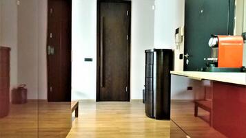 Apartamento Superior, 1 quarto, terraço | 1 quarto, ferro/tábua de engomar, Wi-fi grátis, roupa de cama fornecida