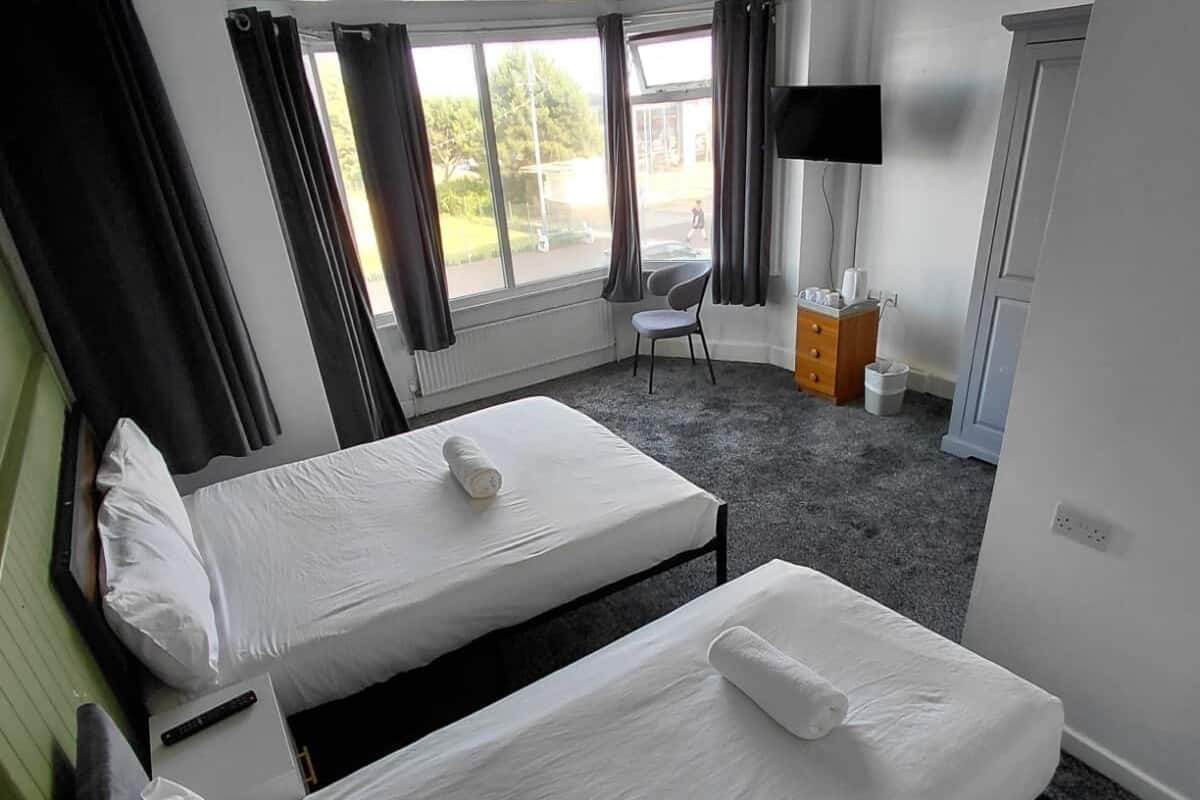 Quarto Triplo, casa de banho anexa, vista para o mar | Wi-fi grátis