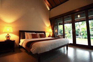 Quarto luxo, 1 cama King | Escrivaninha