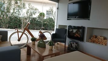 Área de estar no saguão
