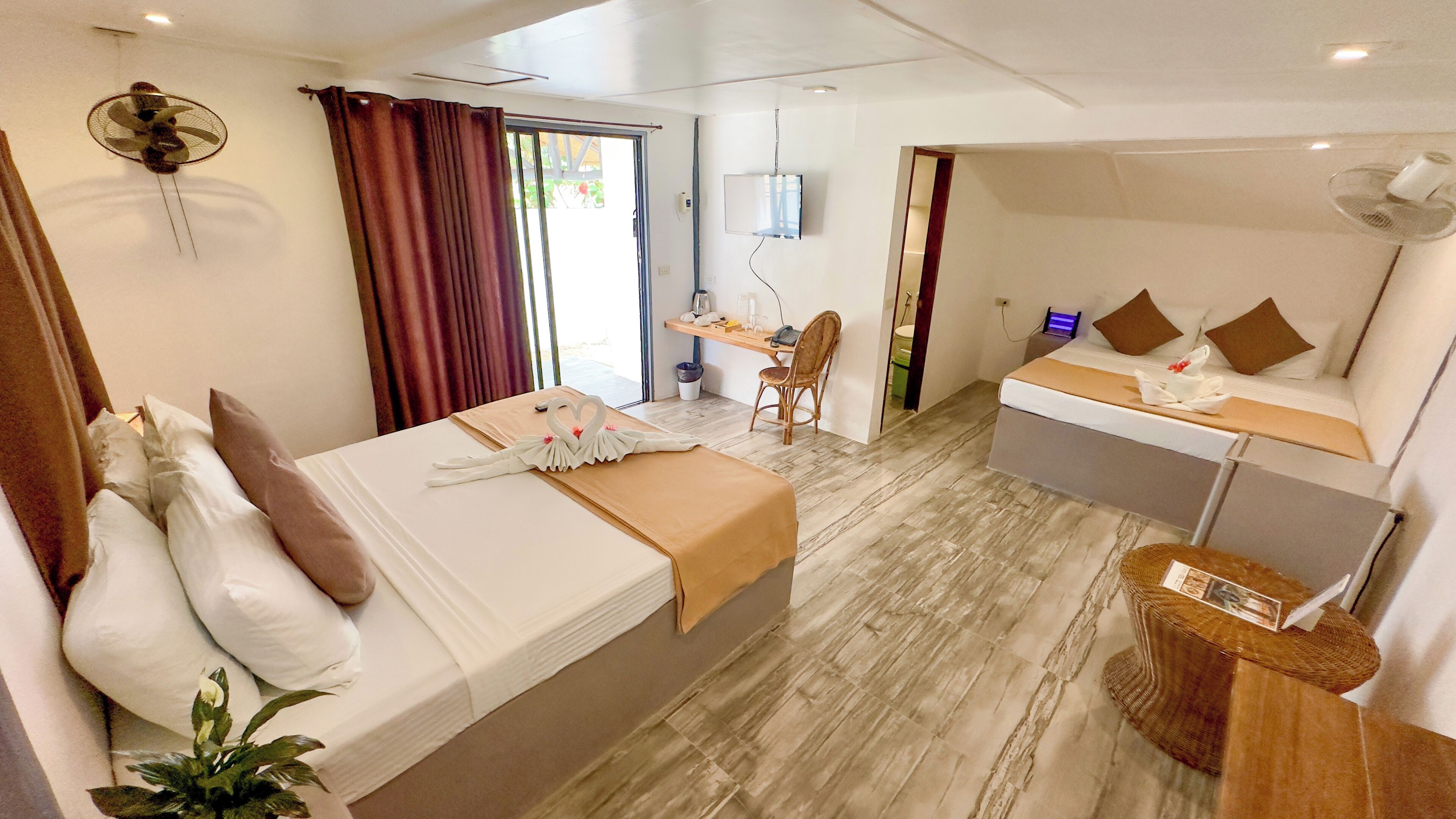 Quarto Familiar | Cofre no quarto, secretária, quartos insonorizados 