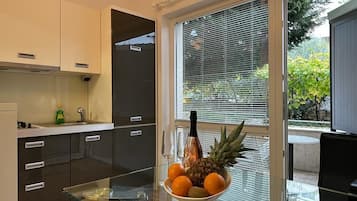Estúdio | Cozinha privada | Geladeira, micro-ondas, cooktop, chaleira elétrica
