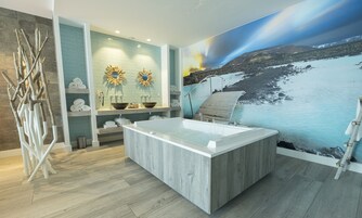 Wsuite | Banheiro | Produtos de toalete grátis, secador de cabelo, toalhas de banho 