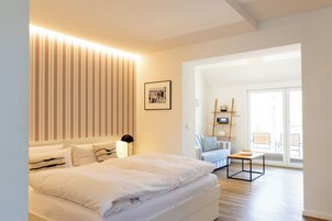 Quarto casal conforto (Petterson) | Edredons de pluma, cofres nos quartos, Wi-Fi de cortesia