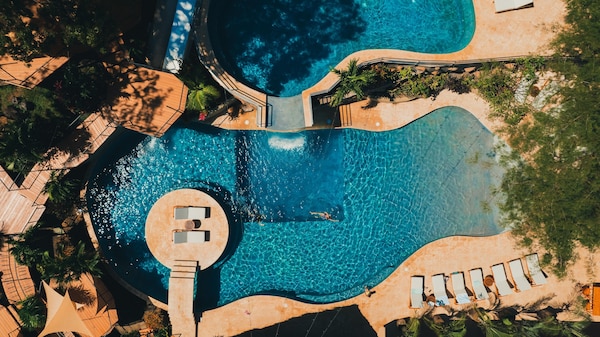 Treecasa Hotel & Resort - 