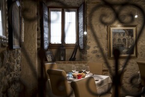 Locanda Osteria Marascia, Calolziocorte: Hotel Reviews, Rooms & Prices ...