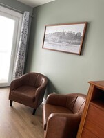 Quarto | Cortinas/cortinados opacos, Wi-fi grátis, roupa de cama fornecida