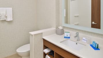 Quarto, acessível, não fumadores (Hearing) | Casa de banho | Toalhas fornecidas
