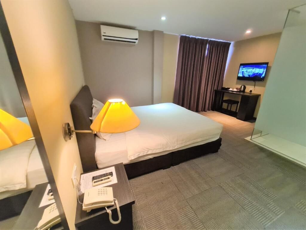 Merdeka Hotel, Kluang: Info, Photos, Reviews | Book at Hotels.com