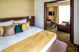 Suite Deluxe, 1 quarto, não fumadores | Cofre no quarto, quartos insonorizados, Wi-fi grátis 