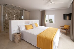 Villa Nobre, terraço (hot tub) | Cofre no quarto, cortinas/cortinados opacos 