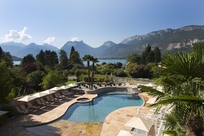 Piscina exterior sazonal 