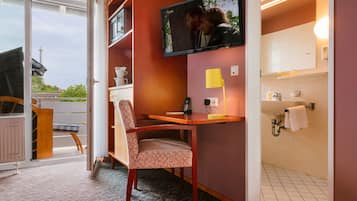 Quarto Individual, varanda | Minibar com produtos grátis, cofre no quarto, Wi-fi grátis