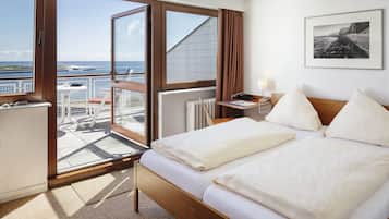 Quarto Duplo Deluxe, varanda, vista para o mar | 1 quarto, quartos insonorizados, Wi-fi grátis, roupa de cama fornecida