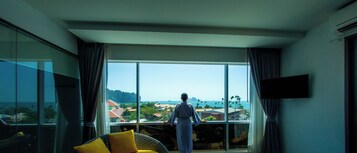 Deluxe Suite with Sea View | Vista do quarto