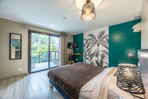 Quarto casal superior, acessível, terraço | Roupas de cama premium, frigobar, quartos à prova de som