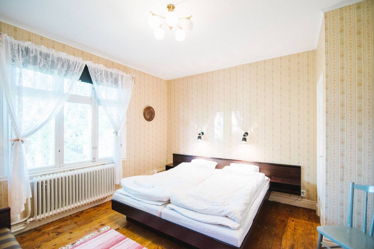 Quarto Duplo, casa de banho partilhada | Cortinas/cortinados opacos, ferro/tábua de engomar, Wi-fi grátis