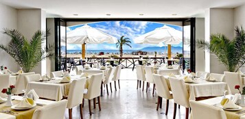 2 restaurantes: opção de café da manhã, almoço e jantar