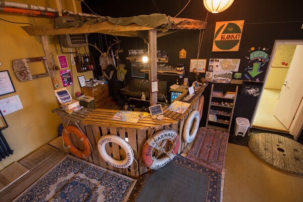 The Freezer Hostel & Culture Center - Islândia