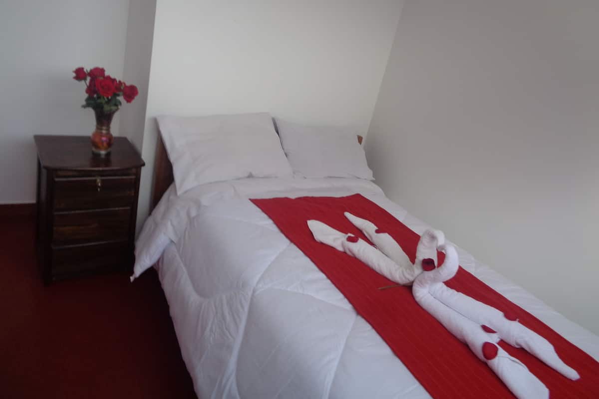 Apartamento, 2 quartos (3pax) | Cofres nos quartos, escrivaninha, quartos à prova de som