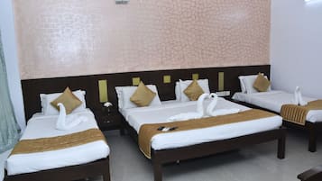 Quarto Familiar | 1 quarto, secretária, ferro/tábua de engomar, roupa de cama fornecida