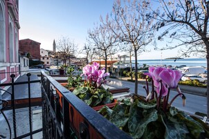 Estúdio luxo, sacada, de frente para o mar | Vista do quarto