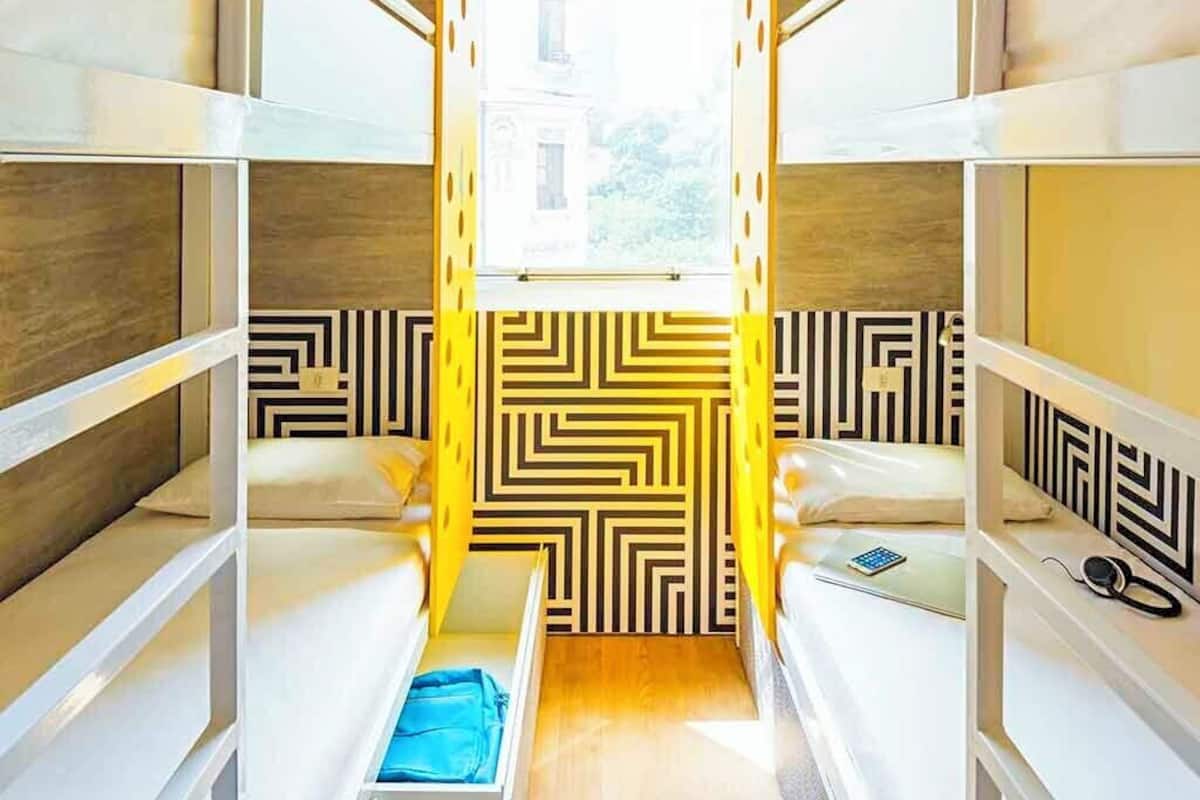 Quarto família, várias camas | Wi-Fi de cortesia