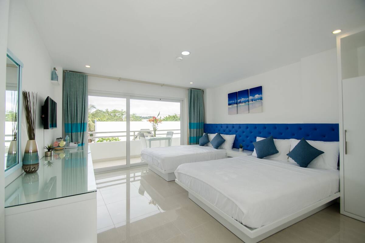 Suite (Twin Queen) | Vista do quarto