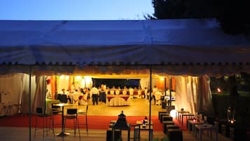 Espaço exterior para banquetes