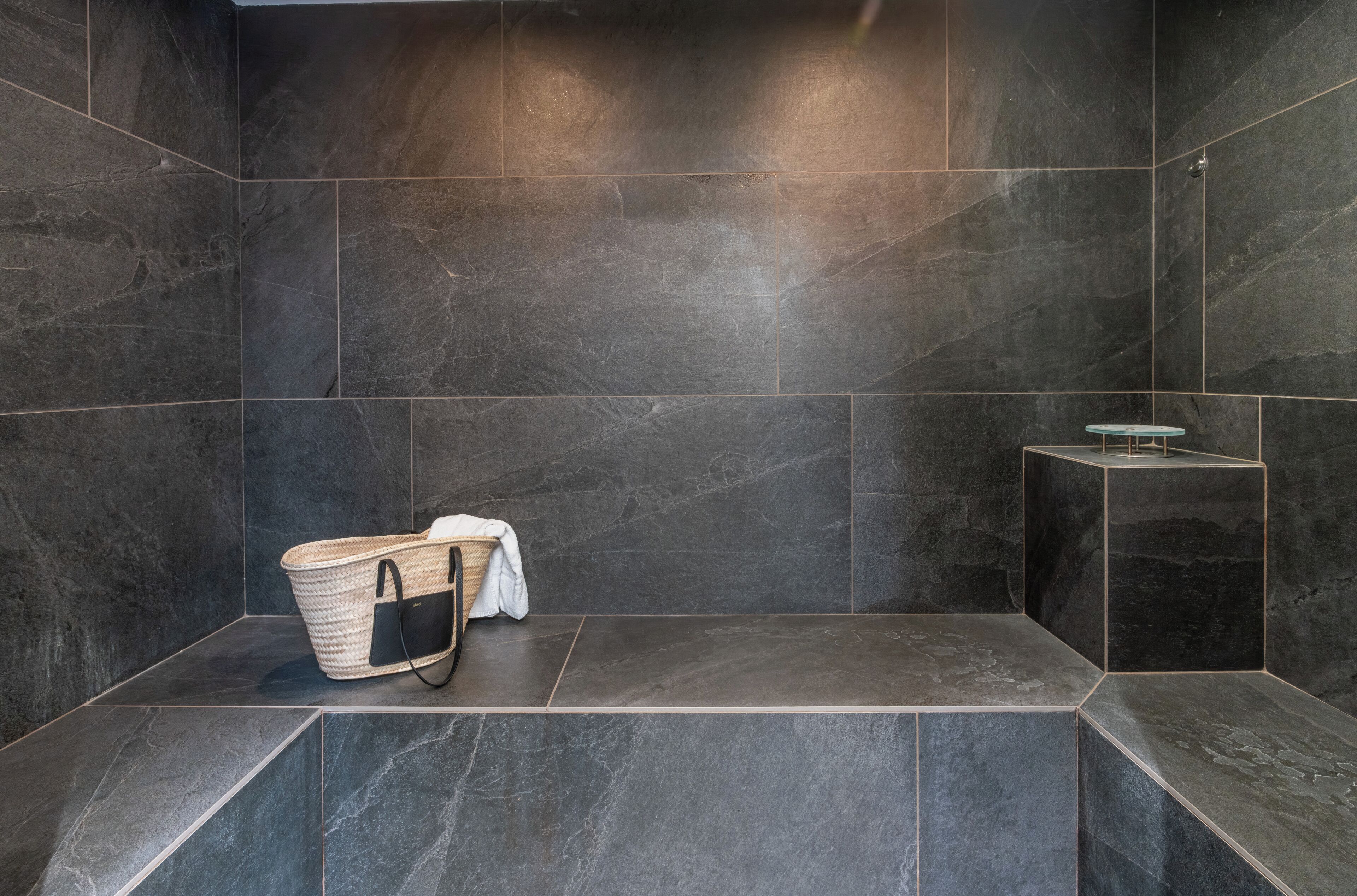 Sauna seca, sauna a vapor, aromaterapia, massagens