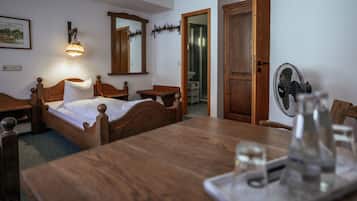 Quarto Twin | Secretária, camas desdobráveis, Wi-fi grátis