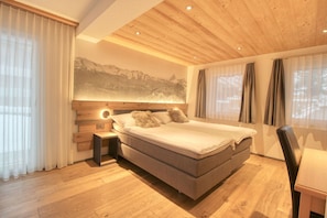 Apartamento de Luxo, 3 quartos, acessível, junto ao jardim | 1 quarto, roupa de alta qualidade, cofre no quarto 