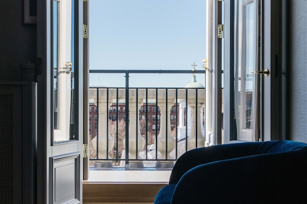 Atelier with Balcony - Including Spa Access | Vista do quarto