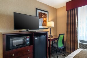 Quarto Standard, 1 cama queen-size, acessível, não fumadores | Secretária, secretária adequada para computadores portáteis 