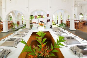 Café da manhã, almoço e jantar