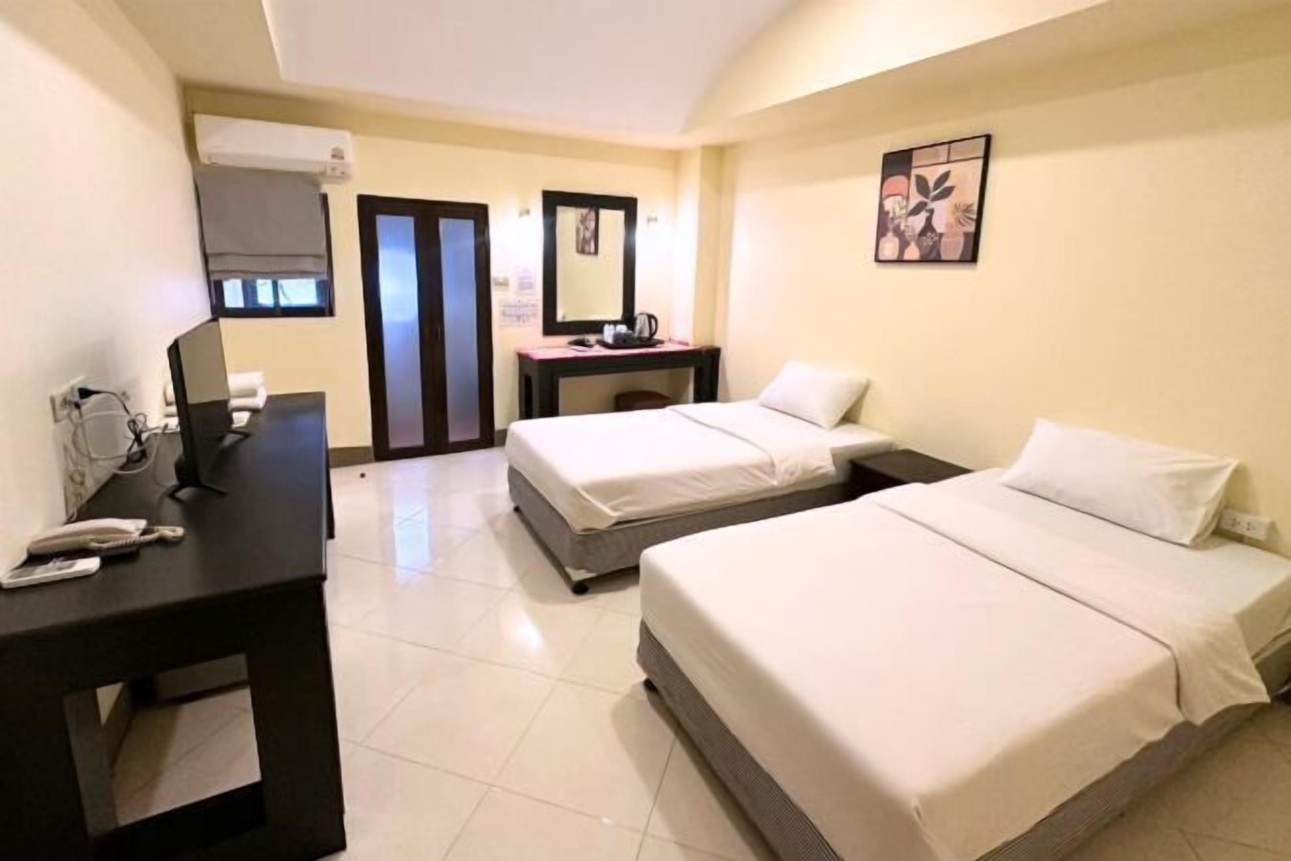 Frigobar, escrivaninha, Wi-Fi de cortesia, roupa de cama