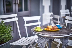 Pequenos-almoços, almoços e jantares servidos