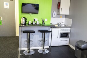 Secretária, ferro/tábua de engomar, Wi-fi grátis 