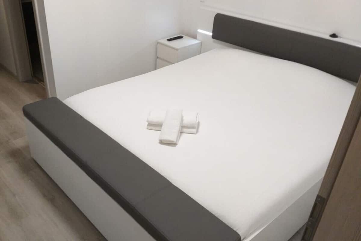 Quarto casal | Massagens disponíveis na acomodação