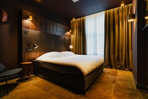 Suíte luxo | Roupas de cama antialérgicas, cofres nos quartos