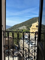 Quarto Triplo Básico | Vista do quarto