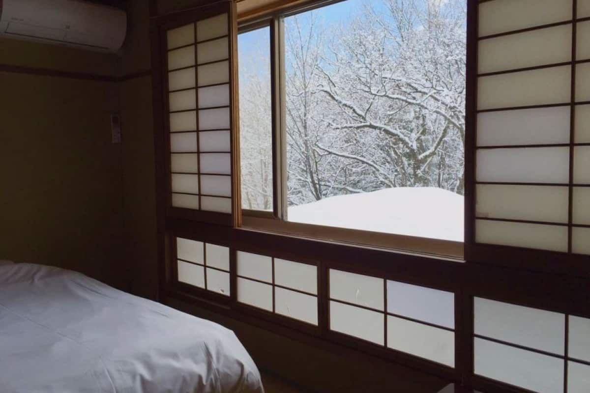 Quarto Twin, não fumadores, junto à encosta | Wi-fi grátis, roupa de cama fornecida