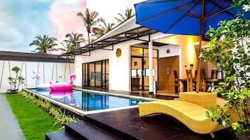 Villa, 3 quartos, piscina privativa | Roupa de alta qualidade, minibar, cofre no quarto, secretária