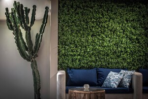 Área de estar no saguão