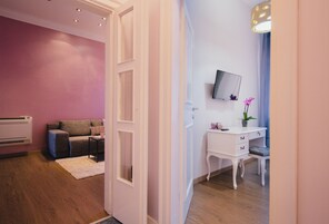 Apartamento Comfort, 1 quarto (Zadarska 4) | Sala de estar | TV de ecrã plano 