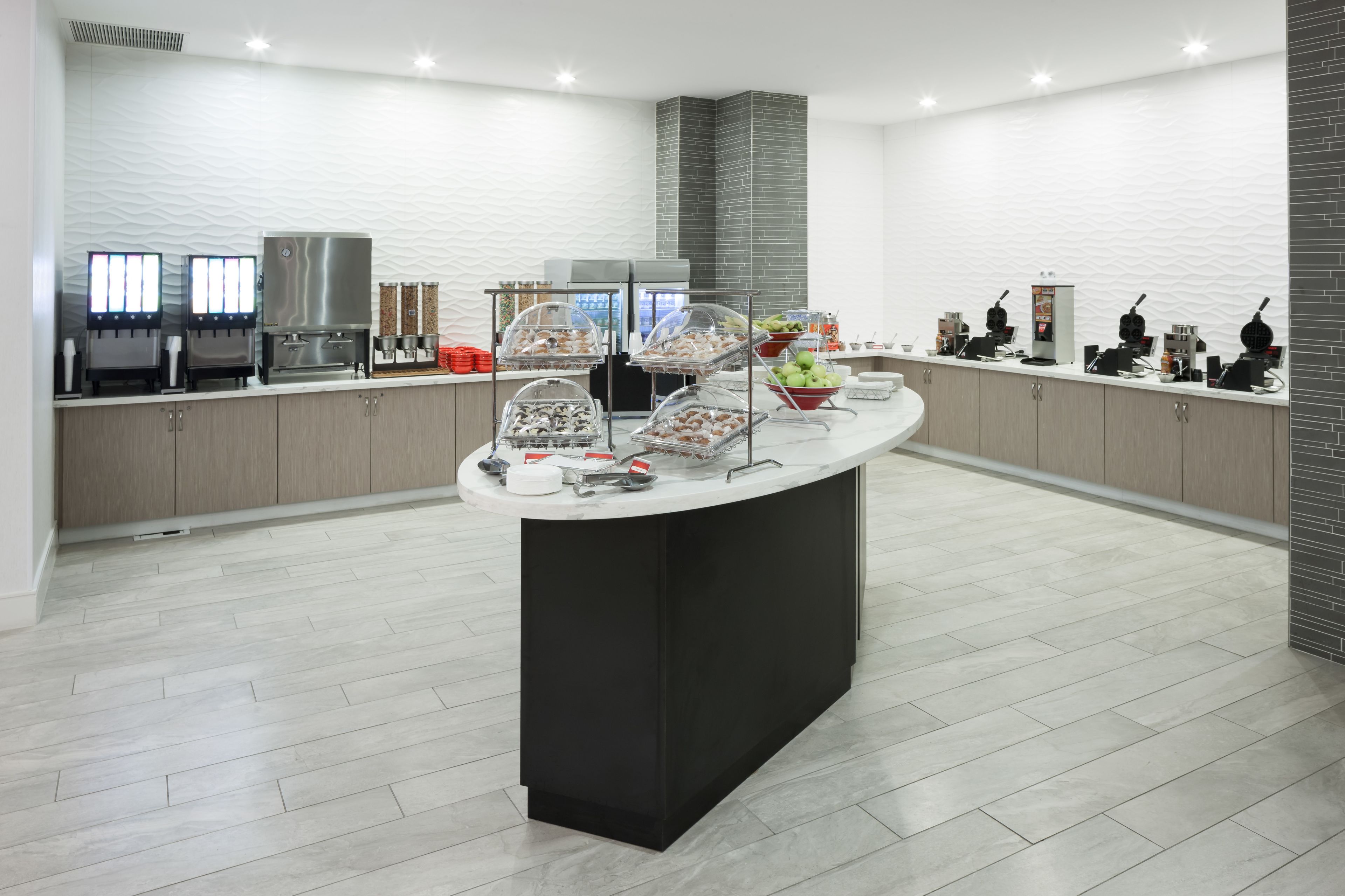 Café da manhã com buffet grátis todos os dias