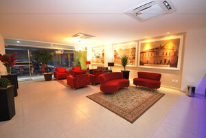 Área de estar no saguão