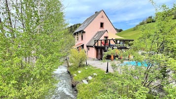 Fachada da propriedade